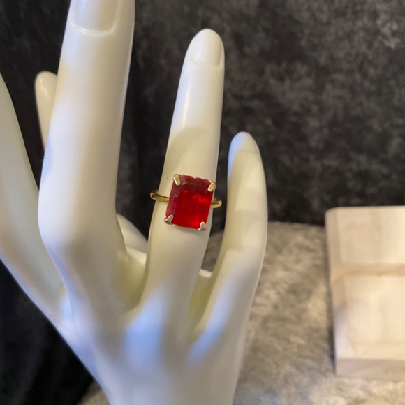 No Brand | Jewelry | Vintage Red Square Cut Stone In Gold Tone Setting ...